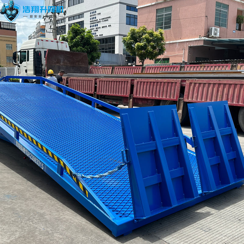 10T-10M Regular Blue Portable Manual Dock Ramp For Forklifts Customized