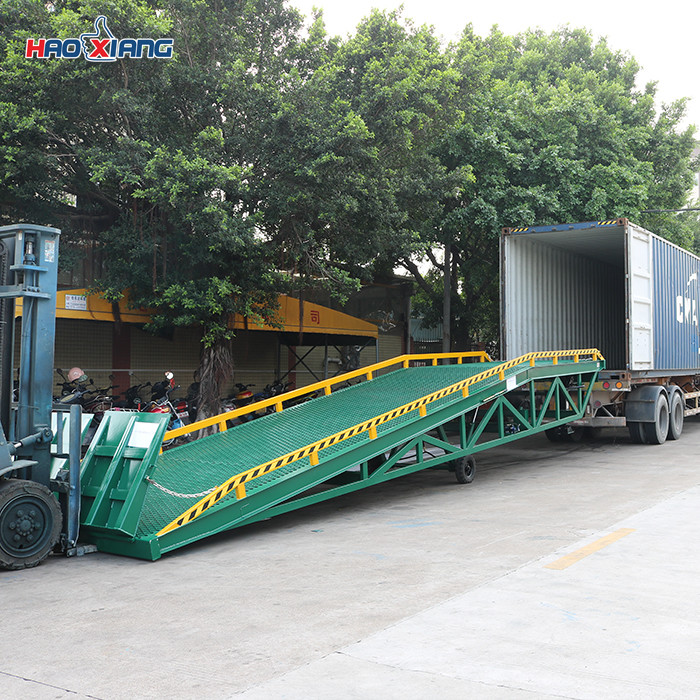 Rampe mobile du quai 10 tonnes 12 tonnes Rampe hydraulique du quai de ...