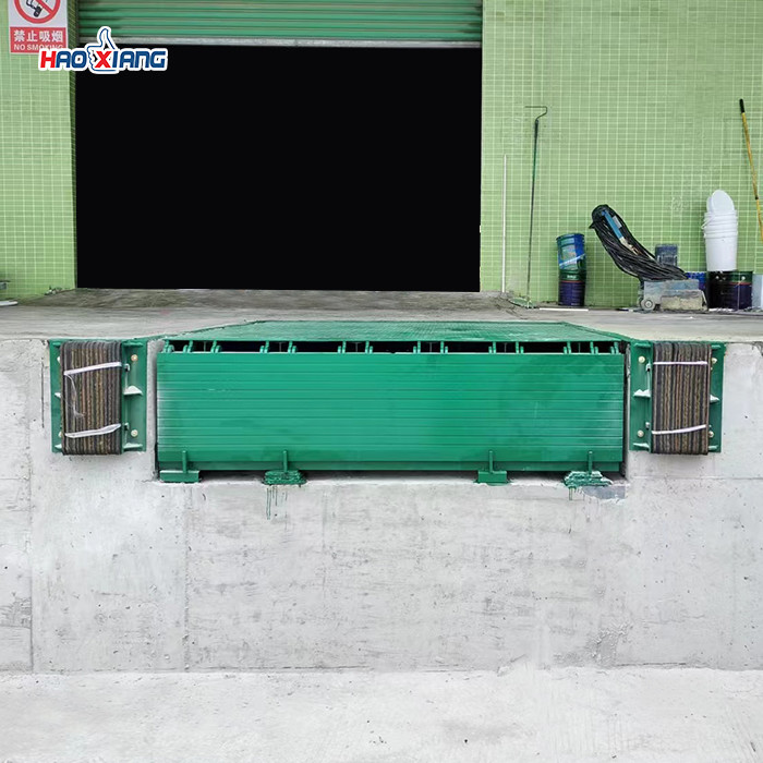 Customizable Electric Hydraulic Dock Leveler with Push Button Control
